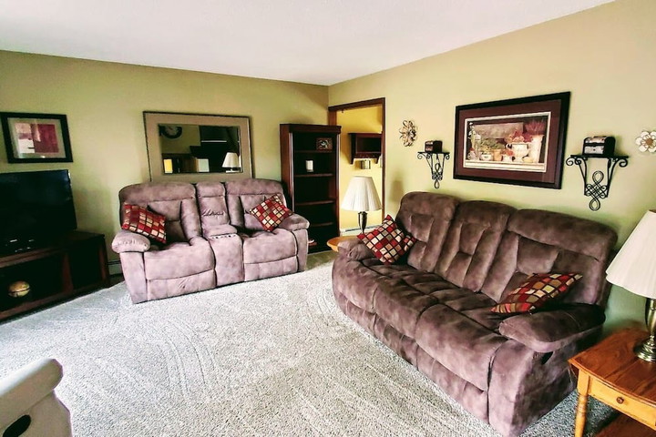 Spacious Family Home With Quick & Easy Access To Outdoor Trails. - Two Harbors, MN
