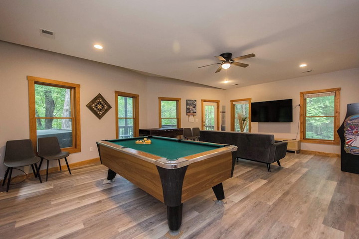 Lake Lure Area Retreat With Hot Tub And Game Room - Lake Lure, NC
