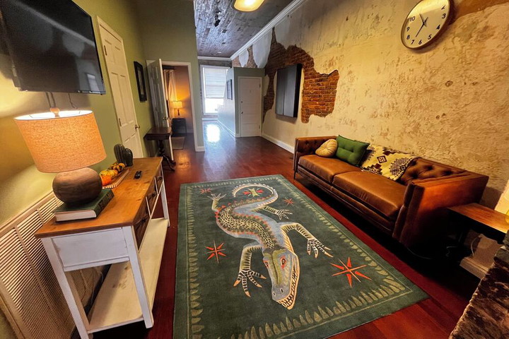 Lovely 2-bedroom Apartment With Ac In Charming Downtown Columbus - Columbus, MS