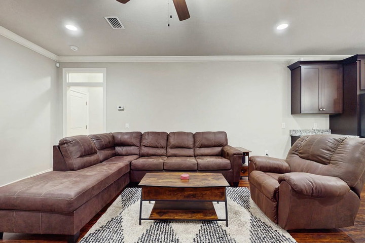 Cozy Coastal Private Home With Fenced Yard, Dog-friendly And Close To Beach - Navarre, FL