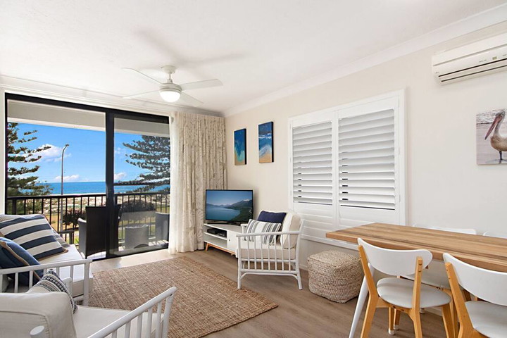 Kirra Vista Apartments Unit 18 Kirra Beachfront, Easy Walk To Shops, Cafes And Clubs With Wi-fi - Coolangatta