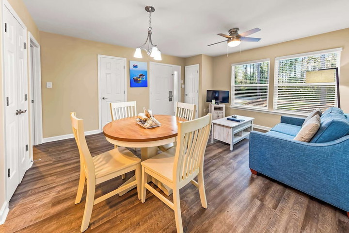Family Friendly Condo With Golf Views, Pools, And River Fun! - New Bern, NC