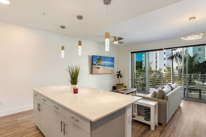 Oasis En Centre-ville : Condo Avec Piscine, Patio & Salle De Sport - Sarasota, FL