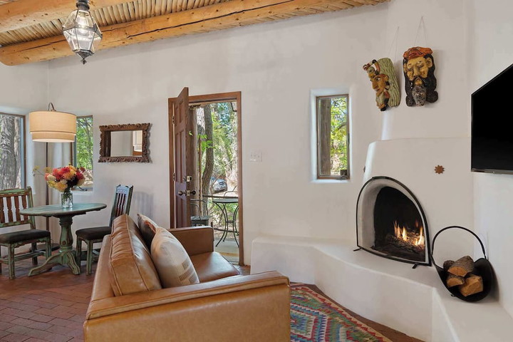 Walk Everywhere, Two Kiva Fireplaces, Two Patios - Santa Fe, NM