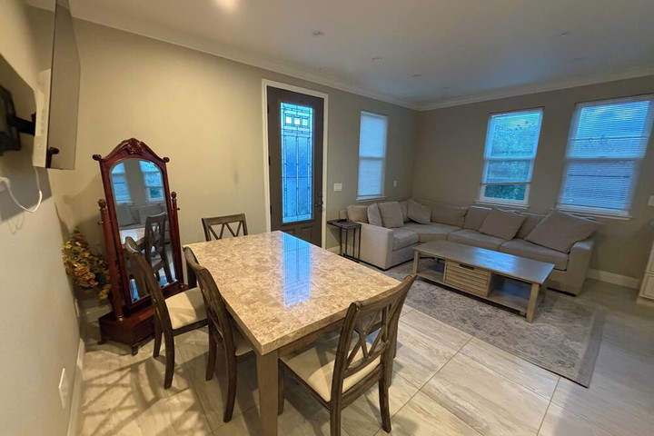 Charming House In Lovely Pleasanton Perfect For Your Getaway - Fremont, CA
