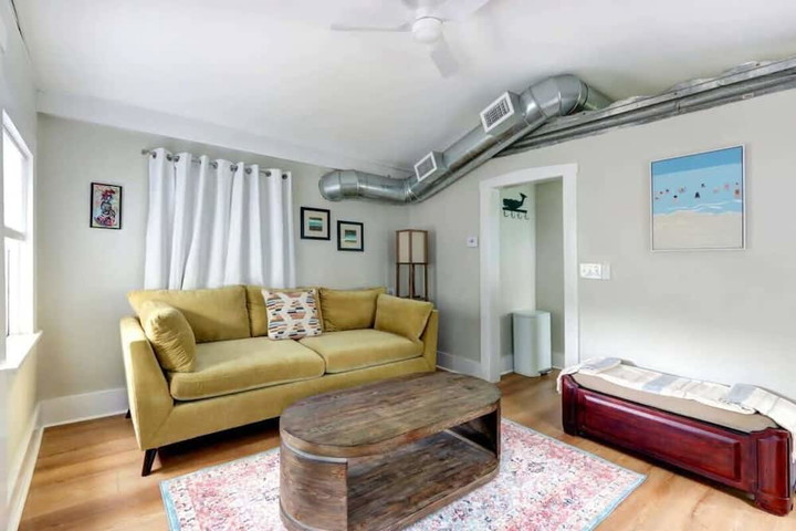 The Chicken Shack, Funky | Eclectic | Dog-friendly - Skidaway Island, GA