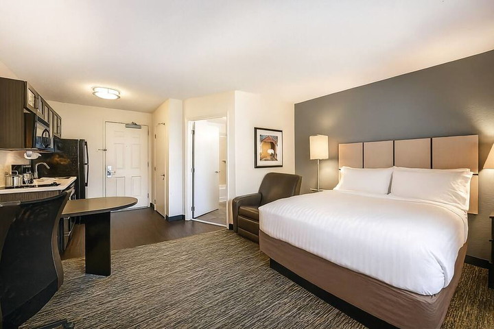 Close To Popular Attractions, Relax In Your Suite After A Day Of Exploring! - Burlington, MA