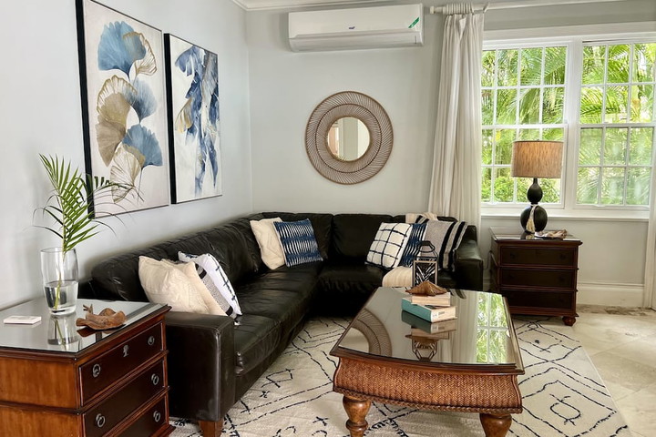 A Luxurious Beachfront Villa With Private Beach On A Calm Lagoon. Montego Bay Ja - Montego Bay