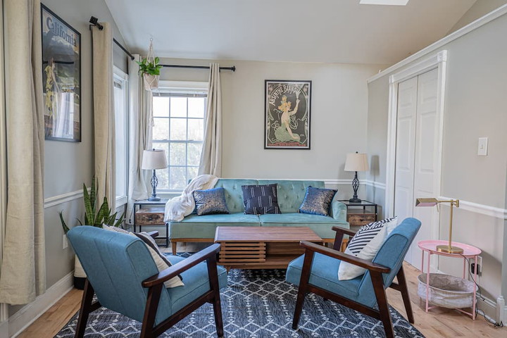 Modern Antique 5br Home W/ Expansive Master Suite - Norwich, CT