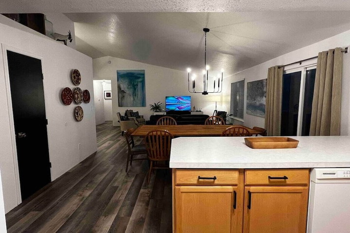 Newly Remodeled 3 Bed 2 Bath Home, Minutes From Everything - Pendleton, OR
