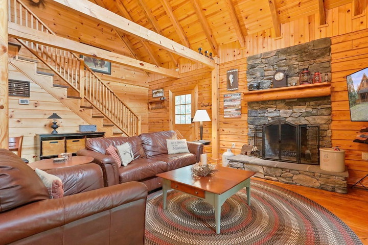 Family Cabin On 20 Private Acres  Game Room  Near Berkeley Springs - Berkeley Springs, WV