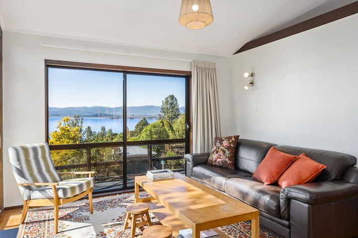 Lakeside Stunner - Omori Holiday Home - Tūrangi