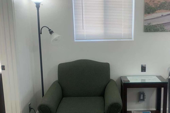 "Quinn" Tessential Railfan Accommodation 2 People 13& Up, 1 Bedroom, 1 Bathroom - Tehachapi, CA