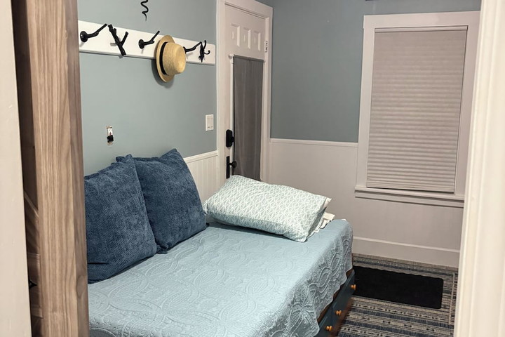 Cozy 2 Bedroom Suite In Goderich With Private Entrance And Private Bath - Goderich