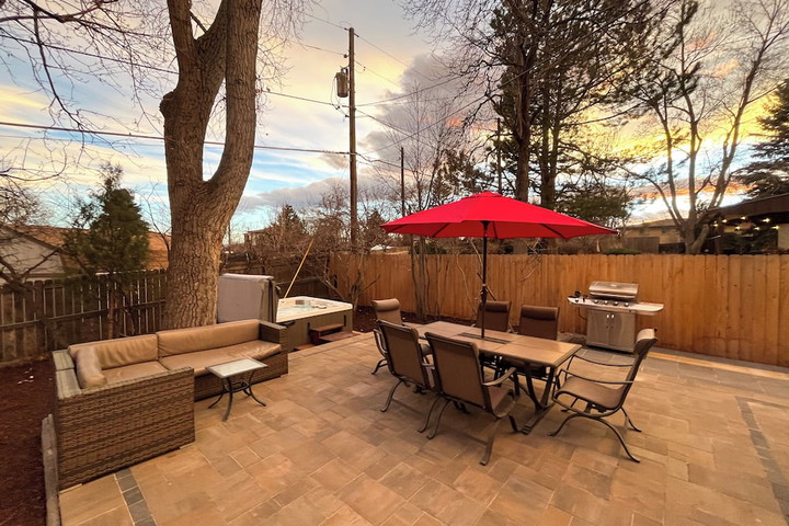 Bbq, Hot Tub, Patio, Sunroom + Games! - Lakewood