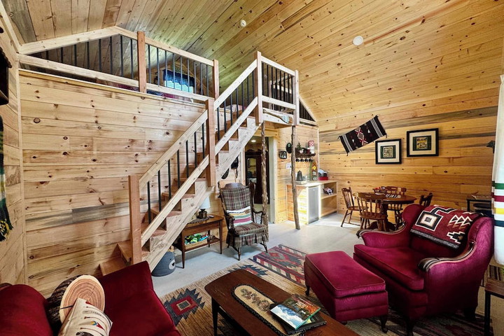 Southern Pine Cabin-rustic Luxury With A View - Tahlequah, OK