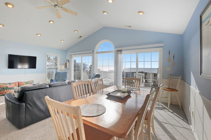 Oceanview Emerald Isle Retreat Near The Beach - Emerald Isle, NC