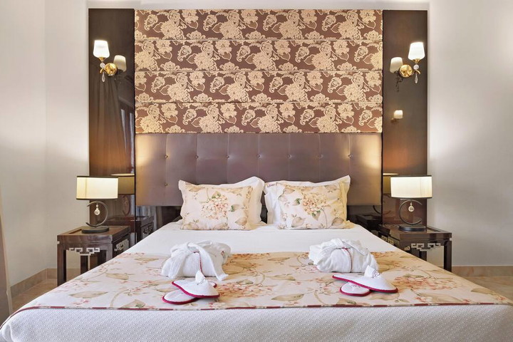 Enjoy A Hassle-free And Suiting Stay!  Beachfront Hotel With 2 Pools - Albufeira