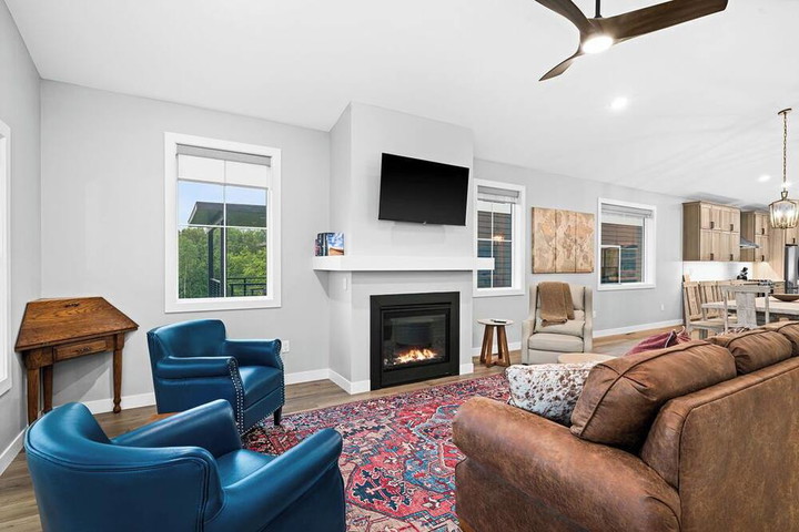 Riverwest Superior Chalet - River Front - Sauna - Dog Friendly - Duluth, MN