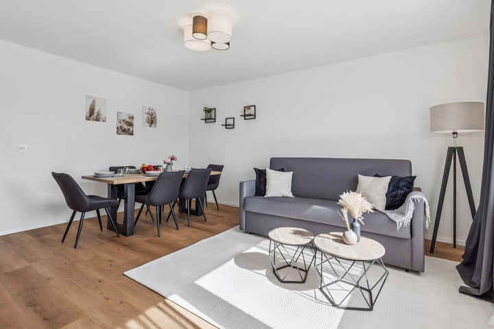 Modern 90-square-meter Apartment | 3 Bedrooms | Balcony | Near Phantasialand - Wesseling