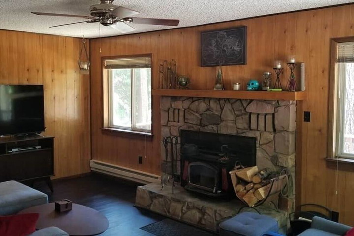 Mountain Life On Deck: Old School & Dog Friendly - Arnold, CA