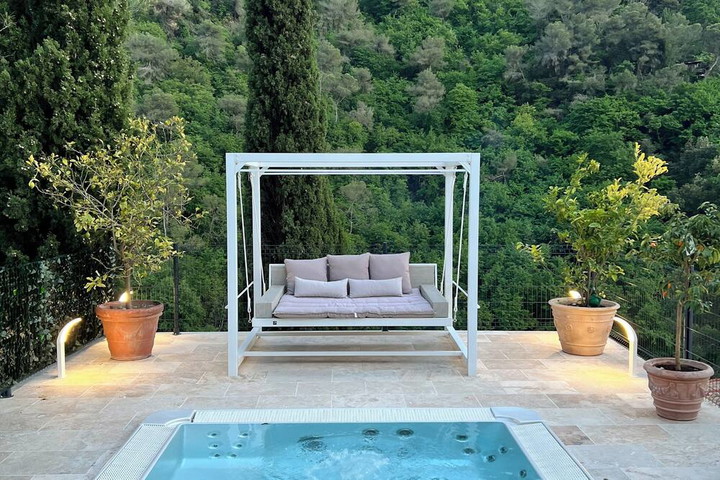 T2 Climatisé Avec Terrasse, Jacuzzi & Parking  Proche Nice & Monaco - La Turbie