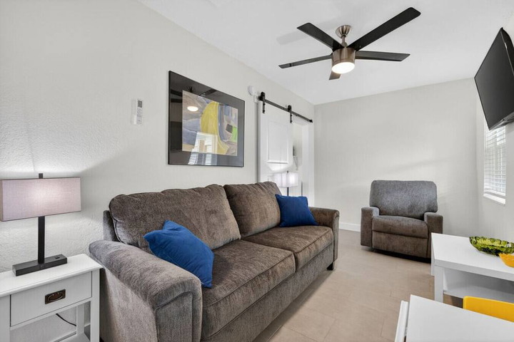 Updated1br At Park Shore Suites | Steps To Madeira Beach | Courtyard & Grill - Madeira Beach, FL