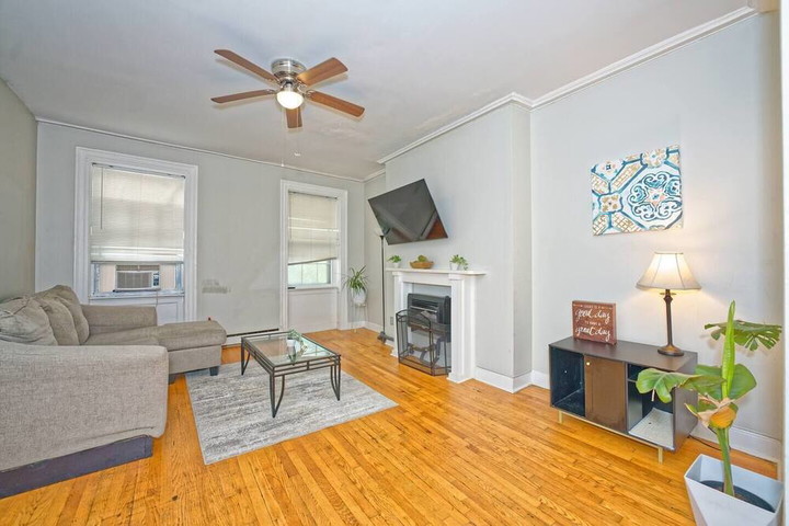 Charming & Roomy 3br/1ba Fl 2 Apt @Downtown Albany - Albany, NY