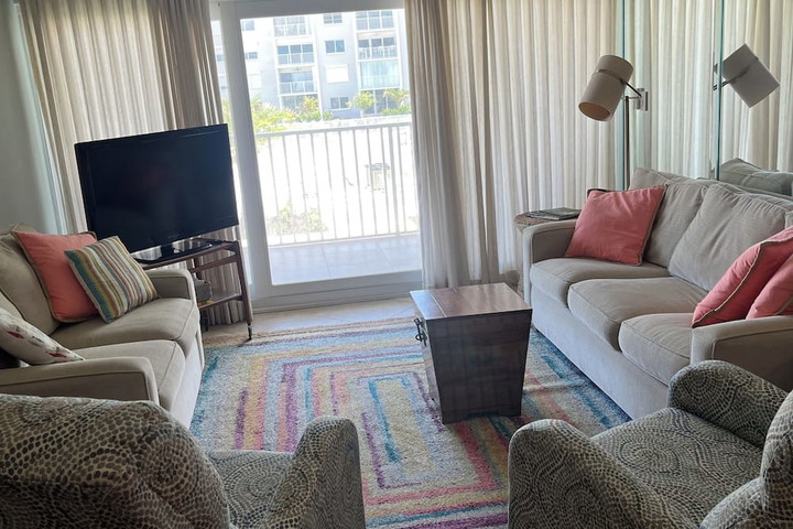 2-bedroom 2 Bathroom Condo Right On The Beach In Beautiful Naples, Fl - Naples, FL