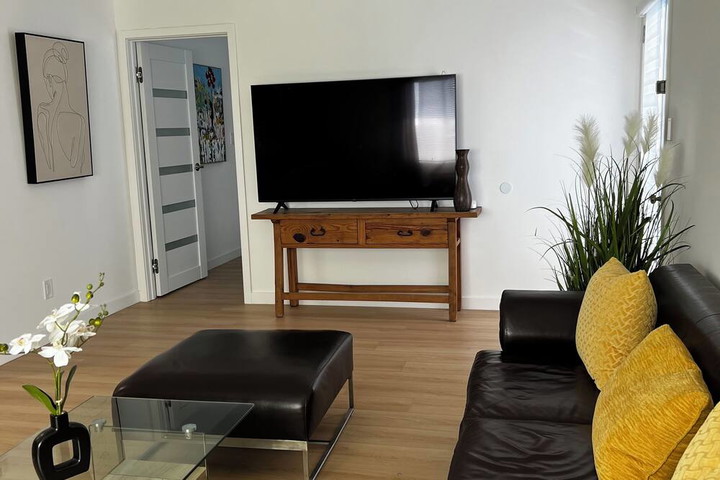 2 Bed 2 Bath In Fullerton 6 Miles From Disney, Book Now! - Anaheim, CA