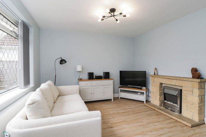 Garden By The Sea, Pet Friendly, With A Garden In Weston-super-mare - Cheddar