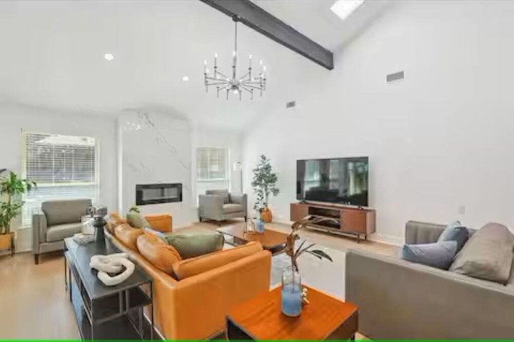 Beautifully Designed 3br/2ba Home With Boutique Hotel Vibesall Yours To Enjoy! - Dallas, TX