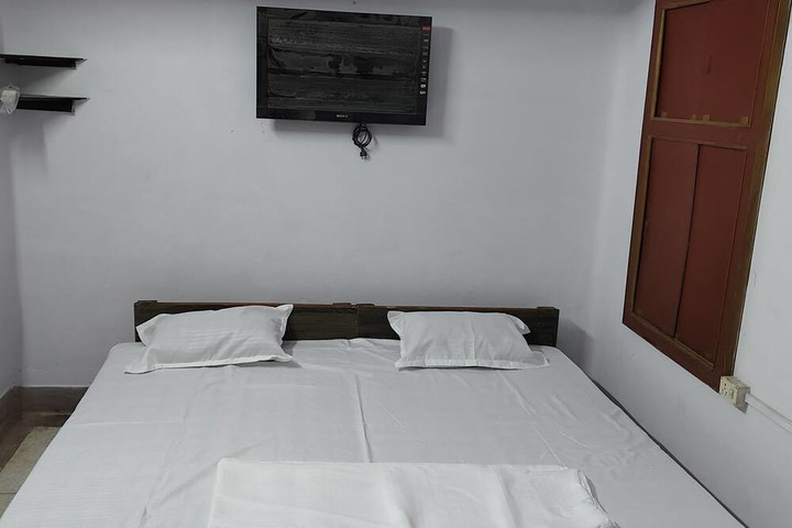 Lovely 7-bedroom House With Ac In Varanasi - Varanasi