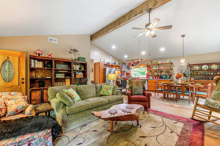 Pet-friendly Retreat W/ Mtn Views In Sylva! - Sylva, NC