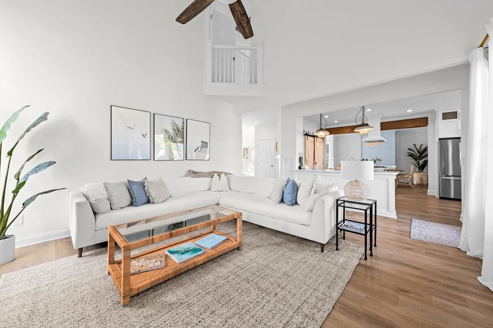 2mi To Beach + Sleeps 14 + Luxury 5br + Pool + Hot Tub + Summer Getaway - Wilmington, NC