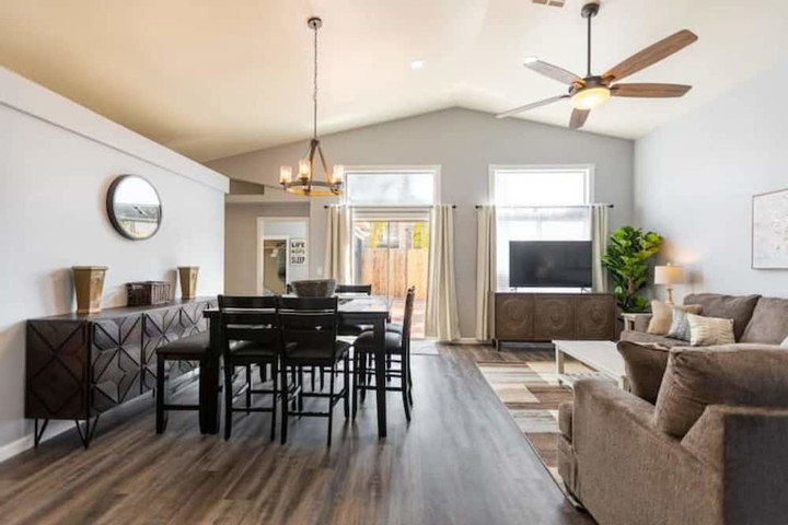 5 Bedroom House In Beautiful Nw Bakersfield - Bakersfield, CA