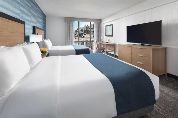 Steps From Fisherman's Wharf | Stunning City View Room | Pool Access - San Francisco, CA