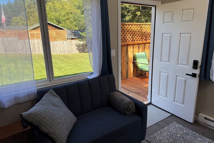 Charming Tiny House With Hot Tub And Big Fenced Yard! Private Location! - Arcata, CA