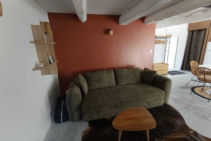 Newly Renovated Apartment In Beautiful Farmhouse With South-facing Terrace. Pets Allowed - Belz