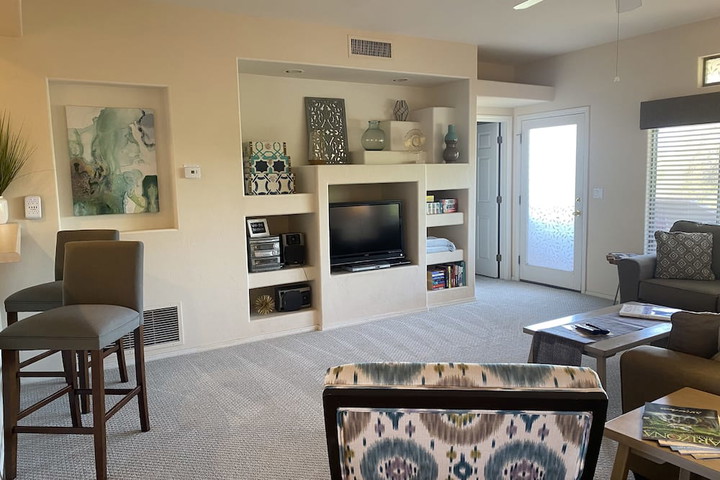 Poolside Resort Living With Mountain Views! - Oro Valley, AZ