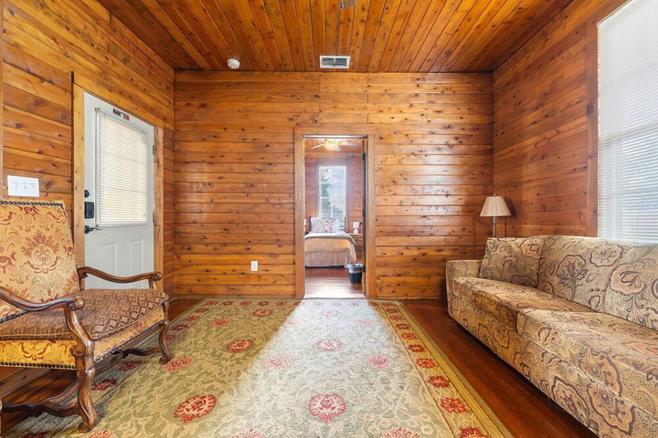 Family Retreat Near Gruene & Schlitterbahn - New Braunfels, TX