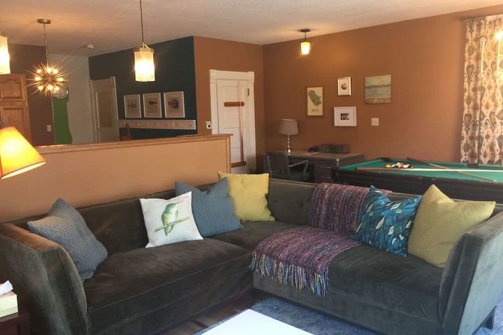 Beautiful Large Loft On Historic Water Street In Downtown Decorah - Decorah, IA