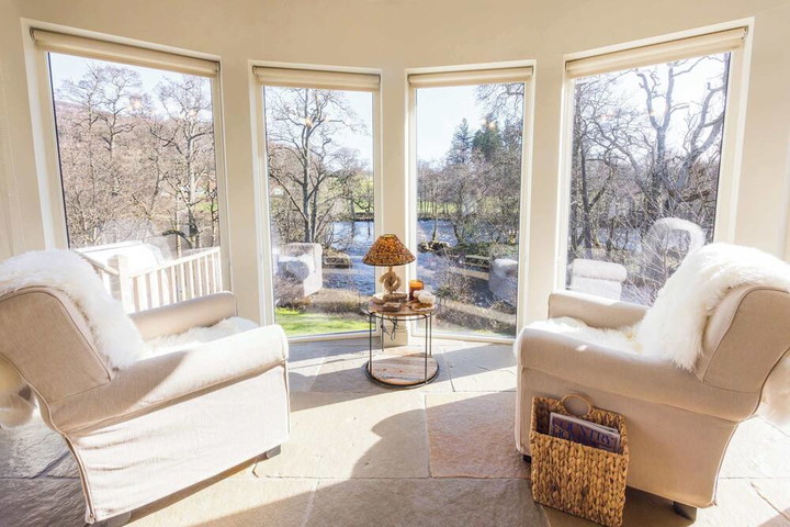 Luxury Riverside Lodge With Hot Tub (Sleeps 6) - Killin