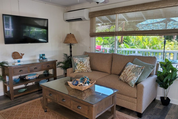 Escape To Our Cozy 2 Br/1ba Cottage In Kihei! July 2026-sept 2026 Discounted! - Maui, HI