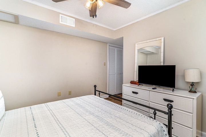 Newly Renovated 2025! 2bd/2ba Condo In North Myrtle Beach! - Little River, SC