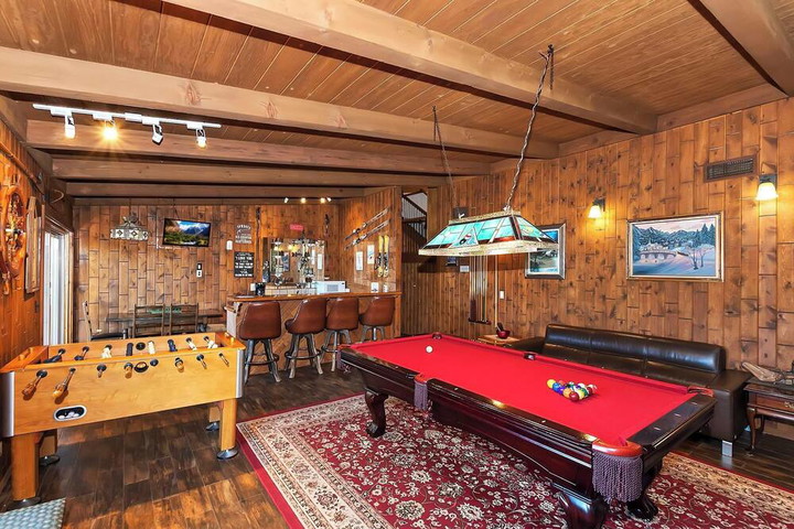 Lakefront! Private Dock! Steps To Holloway's! Game Room! Views! Fireplace! Cable Tv! Bbq! Hot Tub! - Big Bear Lake, CA