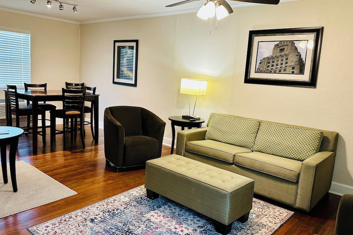 2 Bedroom Townhome - Close To Lsu And Downtown - Baton Rouge, LA