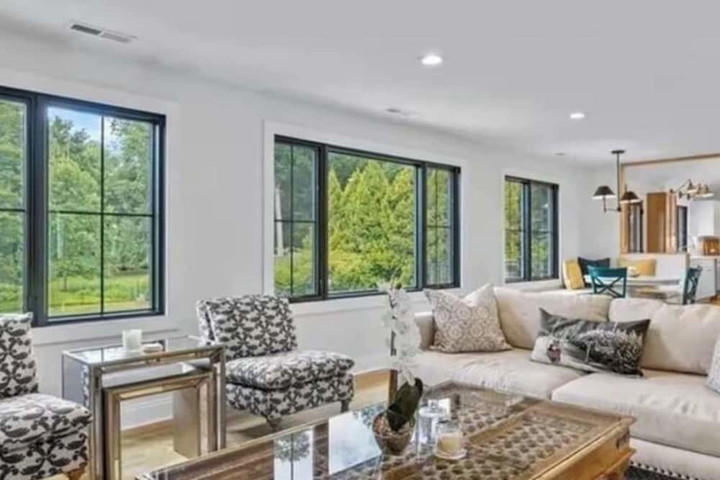New Family Friendly House In Westport. Happy To Host Your Furry Friends! - Norwalk, CT
