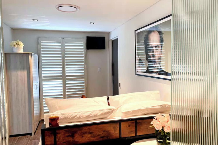Private Guesthouse & Stunning Outdoor Space In Newly Built Designer Home. - Lane Cove