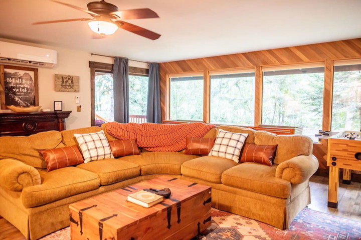 Family Cabin On Cowlitz River-covered Deck/hot Tub/games! Pet Friendly! - Packwood, WA